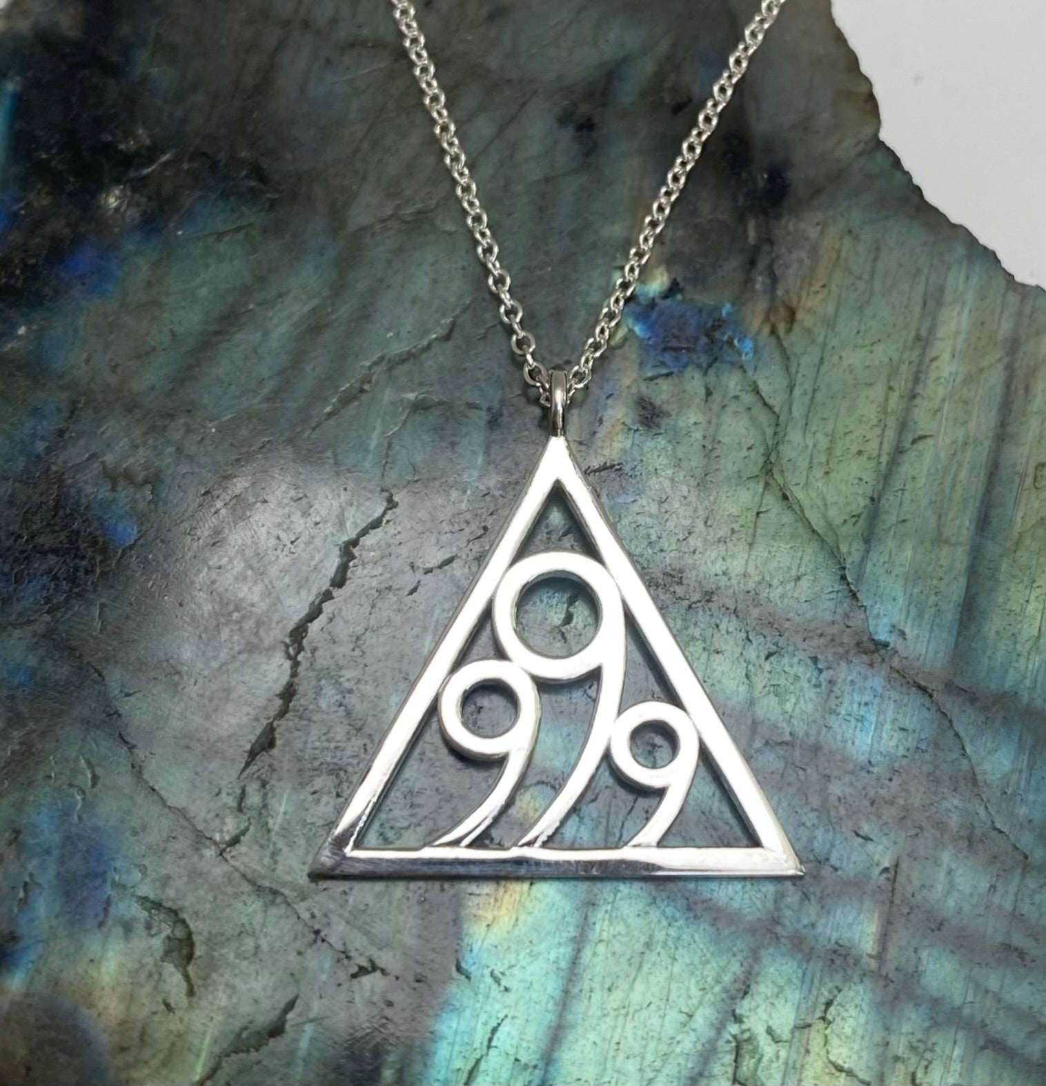 999 pendant store